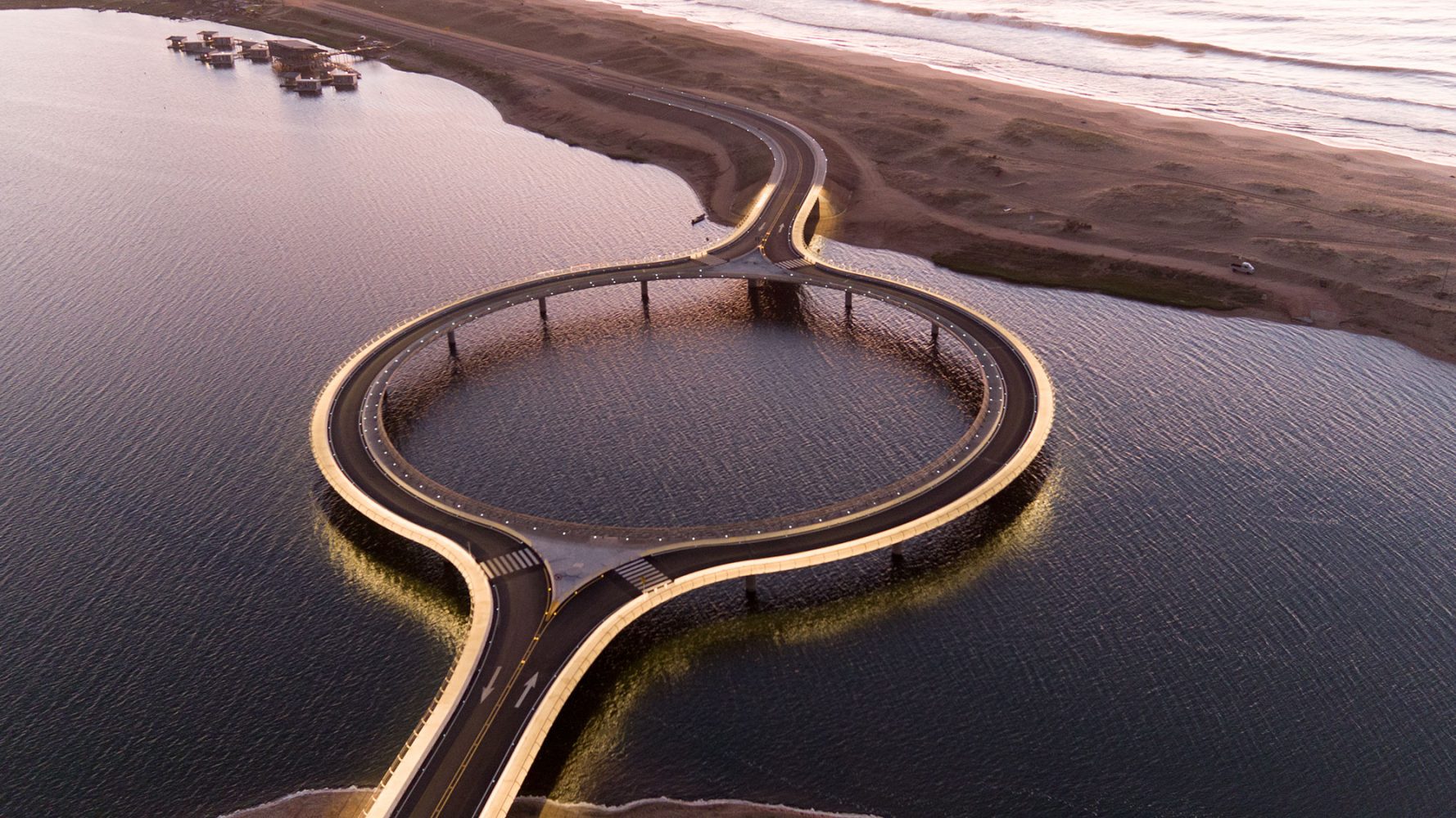 Rafael Viñoly Architects | Laguna Garzón Bridge - Rafael Viñoly Architects